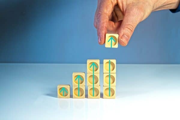 When to Use a Volume Incentive Programme vs Tiered Pricing